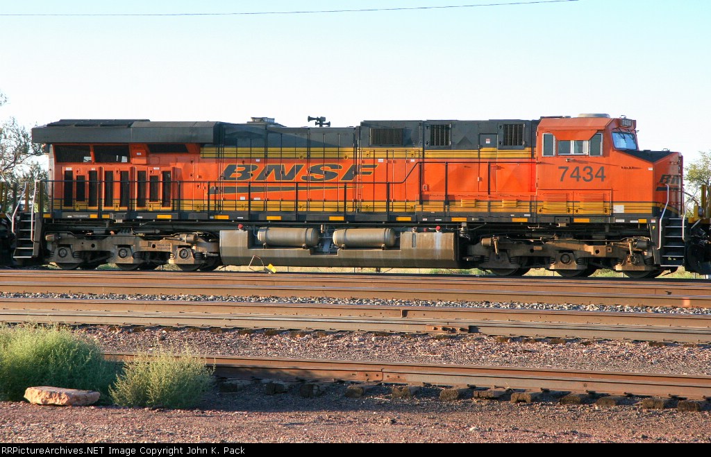 BNSF 7434